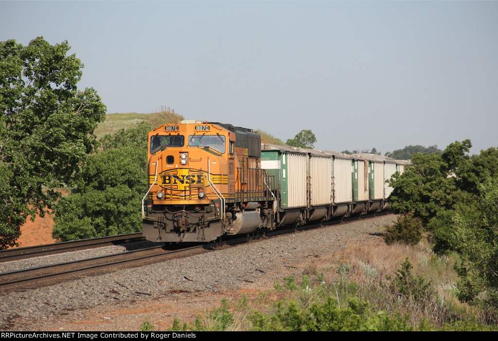 BNSF 8870